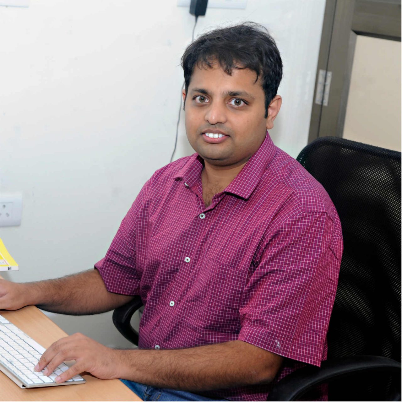 People | Dr. Prasad Perlekar